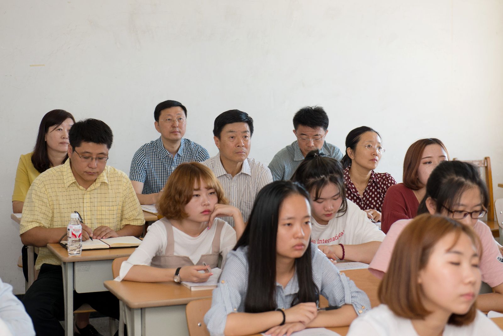 校领导深入本科教学一线听取新学期第一课